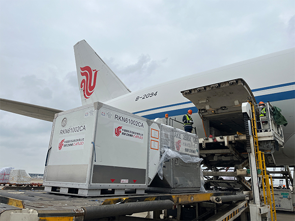 The RKN active temperature-controlled box of Air China Cargo smoothly ...